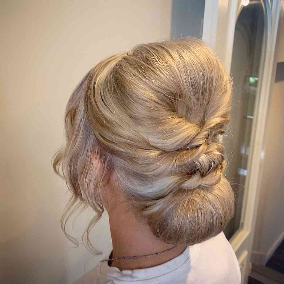 28 Cute Easy Updos for Long Hair You Have to See!